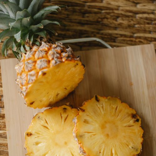 Ananas: Jak se pěstuje a jak poznat, že je zralý?