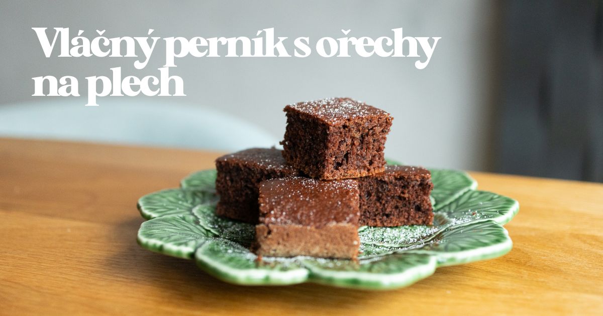 Recept na nejlepší perník: Vláčný perník s ořechy na plech